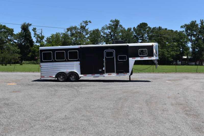2017 Exiss Escape 7308LQ 3 Horse Trailer with 8′ Short Wall - R-H ...